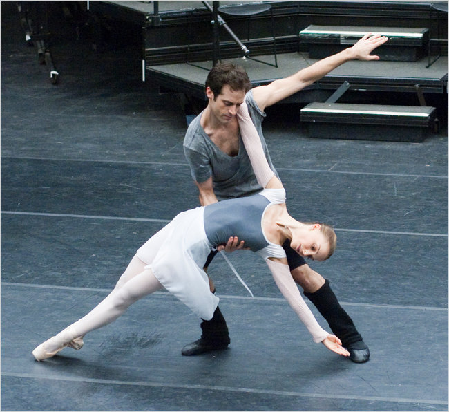Natalie Portman’s paddle hands and sickled feet – BalletScoop